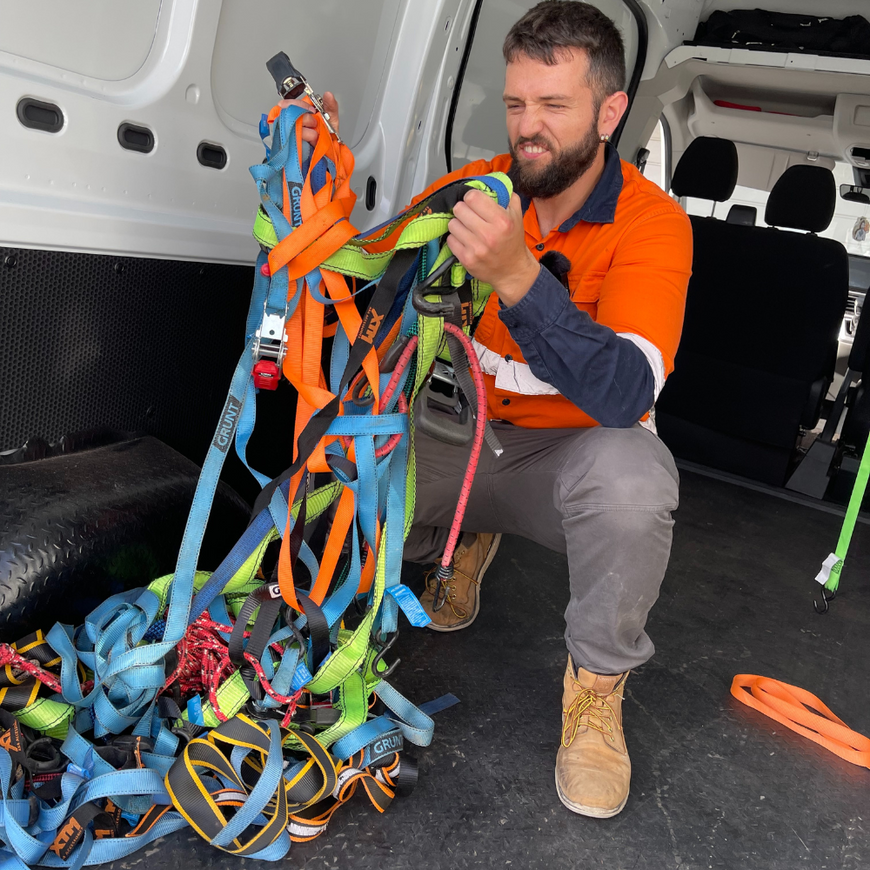 Rapid Ratchet: Automatic retracting ratchet straps