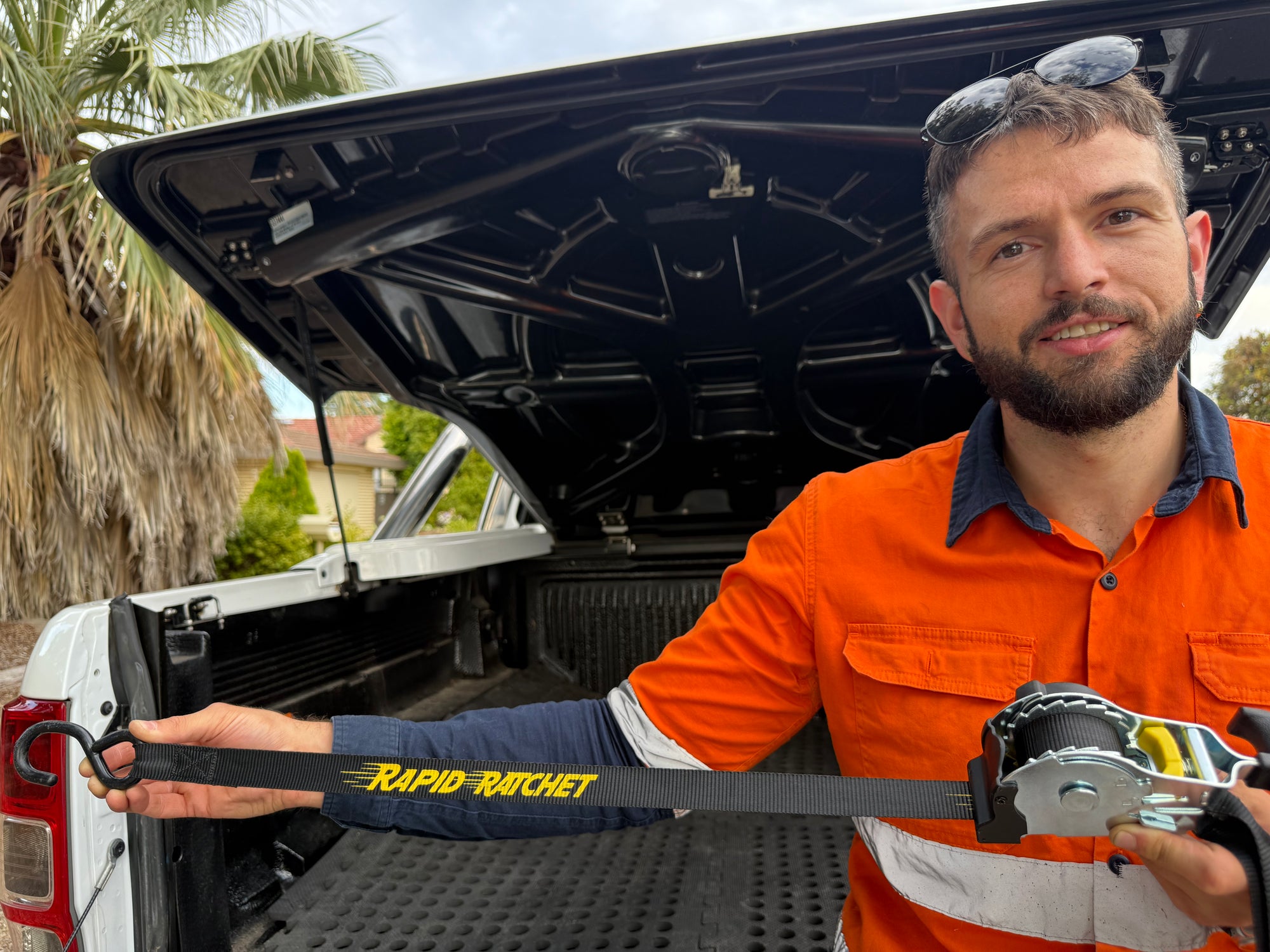 Rapid Ratchet: Automatic retracting ratchet straps